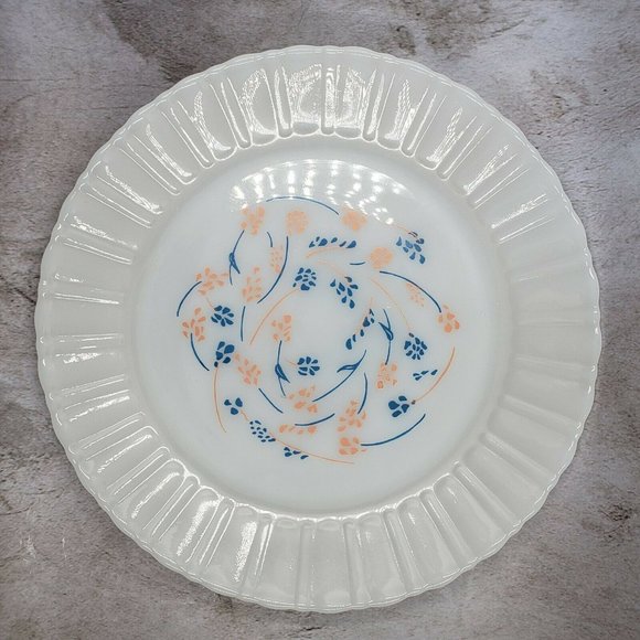 Termocrisa | Dining | 4 Vintage Termocrisa Milk Glass Dinner Plates ...